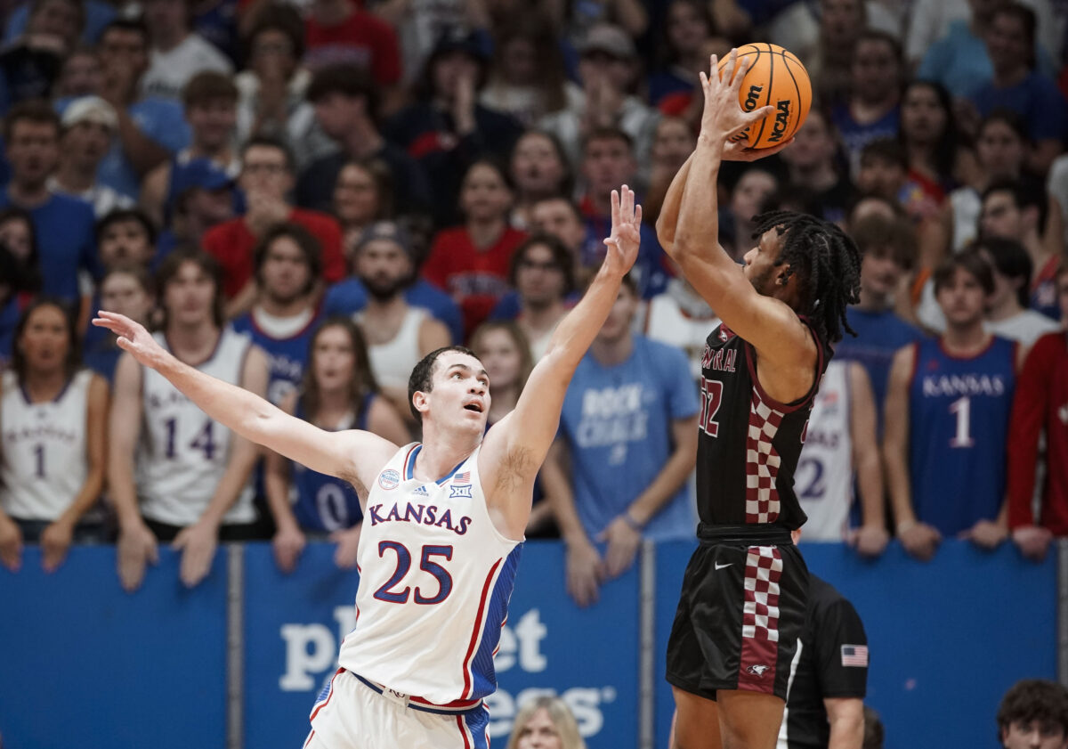Top-ranked Kansas dominates North Carolina Central in season opener, 99 ...